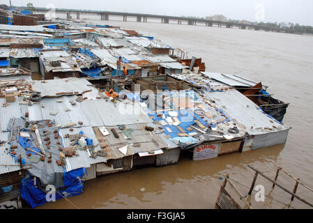 Overflow ; Tapi river ; Surat ; Gujarat ; India indian floods flooded ...