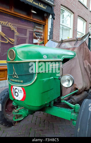 Classic Deutz Tractor Stock Photo - Alamy