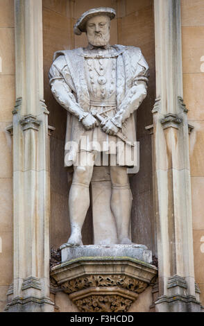 Statue of King Henry VIII, Kings Parade, Kings College, University of ...
