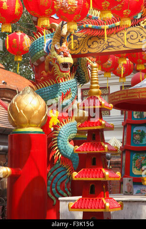 Asia Thailand Bangkok Wat Intharawihan Temple Temples Thai Temple ...