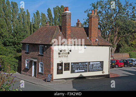 Cobham, Kent, The Leather Bottle Pub Stock Photo - Alamy
