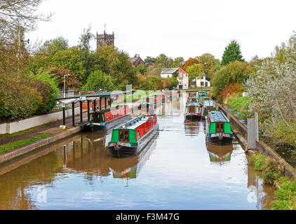 The Kings Lock Chandlery or boatyard on the Trent and Mersey Canal ...