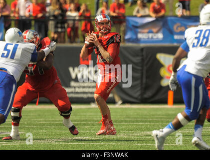 October 10, 2015 Western Kentucky Hilltoppers running back Anthony ...