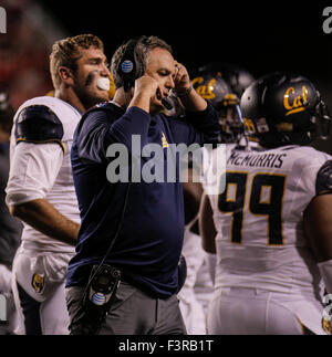 Berkeley USA CA. 10th Oct, 2015. California Head coach Sonny Dykes on ...