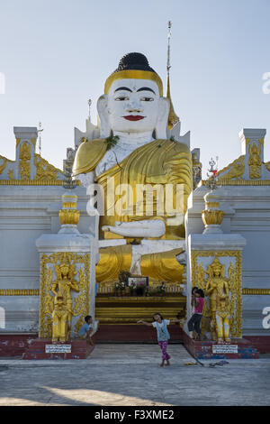 Burma (Myanmar), Inle Lake, Nanthe Village, Buddha Statue; Kyaukpygyi ...