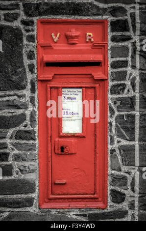 Red Post Box in wall with the symbol GR for King George V post box ...
