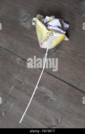 Flower of banknotes Stock Photo - Alamy