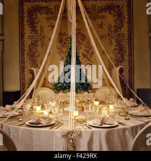 wedding decor table Stock Photo - Alamy