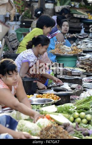 ASIA MYANMAR MYEIK MARKET Stock Photo - Alamy