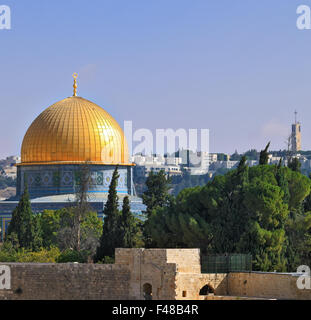 Gold Dome of the rock (The Mosque of Omar ) in Jerusalem holy old city ...