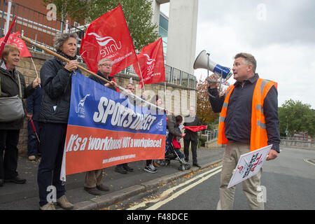Sports Direct workers and Unite Union members protest at Chesterfield ...