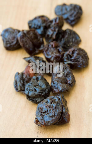 Getrocknete Pflaumen - Dried prunes Stock Photo - Alamy