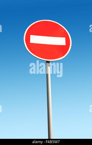 Road closed sign for motorists Stock Photo - Alamy