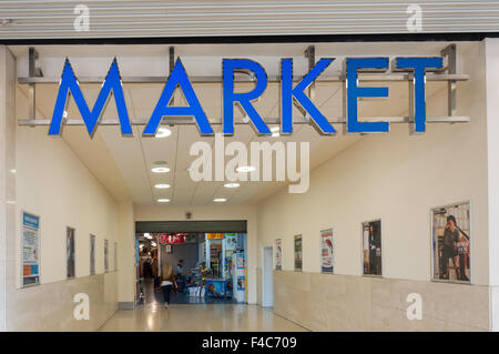 Indoor market, Luton's Market in The Mall, The Mall Shopping Centre ...