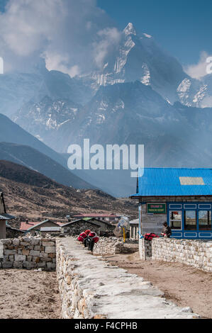 Street in Pheriche, Nepal Stock Photo - Alamy