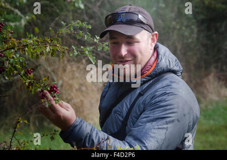 SV Maple Leaf First Mate Brandon Harvey shows off Red Rock Crab (Cancer ...