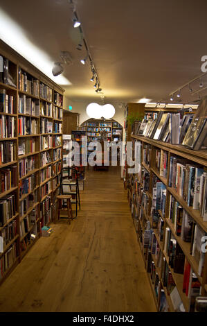 Topping & Company Booksellers St Andrews Stock Photo - Alamy