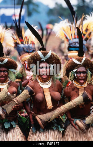 Papua New Guinea, Enga Province, Wabag, Enga tribe, young man dressed ...