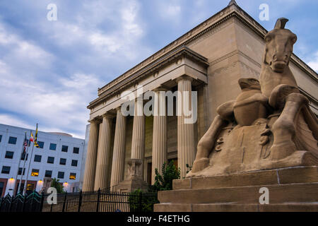 Baltimore's classical War Memorial Stock Photo - Alamy
