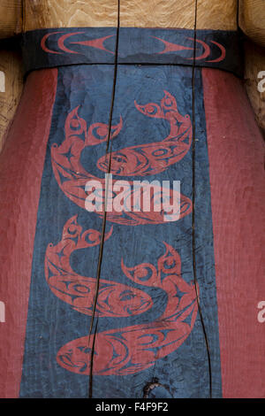 USA, Washington, Suquamish. Wooden carving of Suquamish Tribe Veterans ...