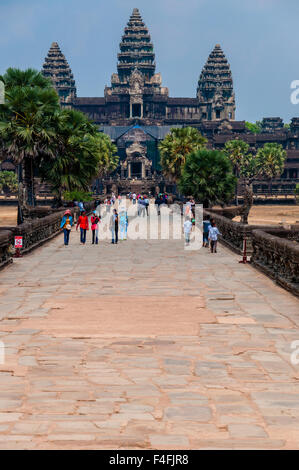 Entrance path into the UNESCO historic site of Petra. Jordan Stock ...