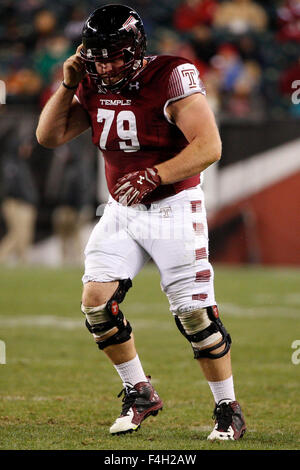 Temple offensive lineman Kyle Friend (79) in the first half of an NCAA ...