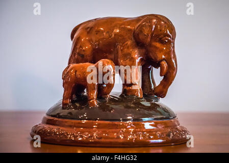 Reinhold, USA. 17th Oct, 2015. Shop and workspace of Ned & Gwen Folz ...