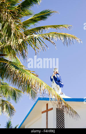 Statue of virgin Mary Stock Photo - Alamy