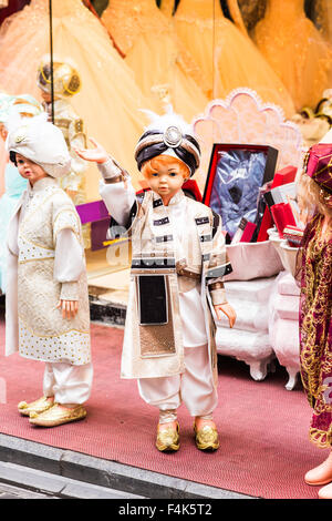 Traditional costumes, Grand Bazaar, Istanbul, Turkey Stock Photo - Alamy