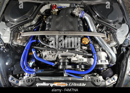 Sports car engine bay, Nissan 350Z (tuned car Stock Photo - Alamy