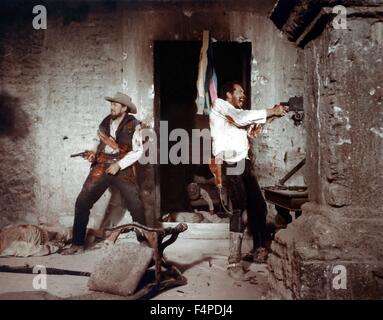 THE WILD BUNCH (1969) BEN JOHNSON, WARREN OATES, WILLIAM HOLDEN, ERNEST ...