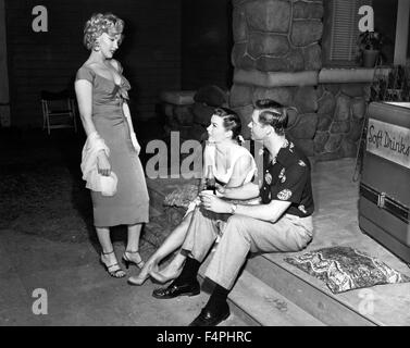 NIAGARA, Casey Adams, Jean Peters, Denis O'Dea, Marilyn Monroe, 1953 ...