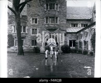 Princeton University Campus. Holder Hall and tower of Rockefeller ...