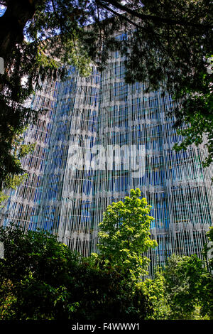 The Edith Green-Wendall Wyatt Federal building Skyscraper on Madison ...