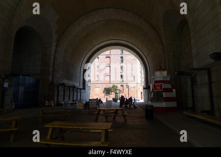 Archway Under Manhattan Bridge, Brooklyn Stock Photo - Alamy