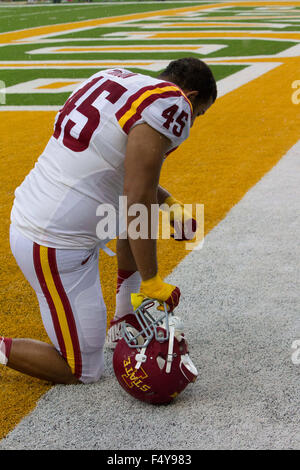 Iowa State defensive end Dale Pierson tackles Oklahoma State ...