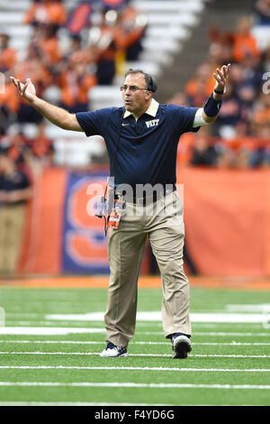 Pittsburgh coach Pat Narduzzi reacts during the second half of an NCAA ...