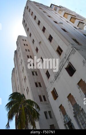 art deco apartment block, Havana, Cuba Stock Photo - Alamy