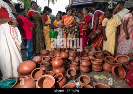 Clay cooking pots for sale in the market, Batticaloa, Sri Lanka Stock ...