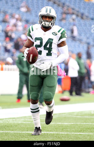 Gillette Stadium. 25th Oct, 2015. MA, USA; New York Jets fullback Tommy ...