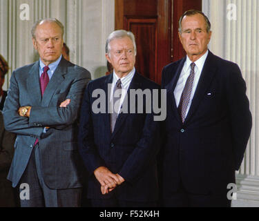 Former Presidents Ford, Carter, and Bush and current President Clinton ...