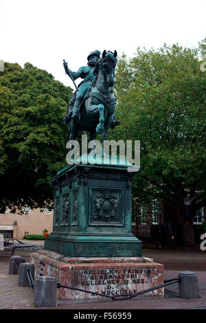 British Army Lt. Col. Nick Cowley of the Queens Royal Hussars briefs ...