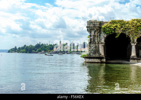 Old Boating House by a Lake Stock Photo - Alamy