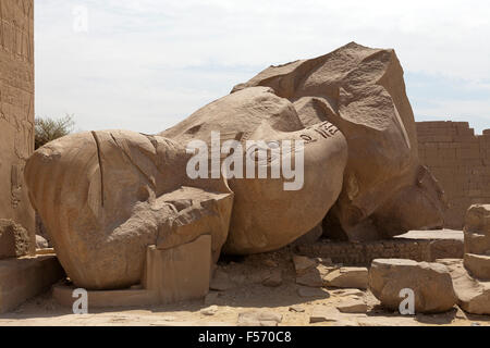 The Fallen colossus at the Ramesseum, Mortuary Temple of Ramesses II on ...