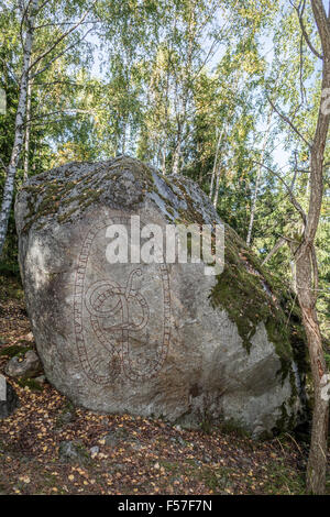 Runestone U 112, Kyrkstigen (Boulder in Ed), Ed parish, Uppland, Sweden ...