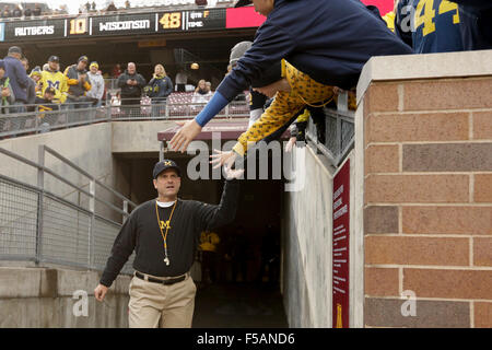 October 31, 2105: Michigan Wolverines wide receiver Jehu Chesson (86 ...