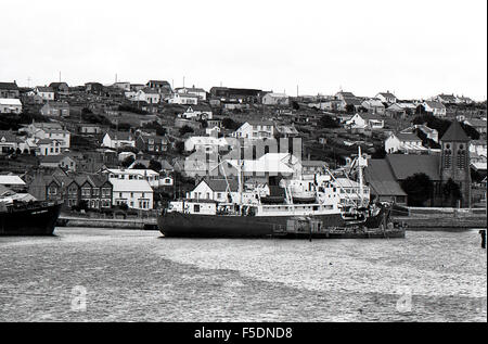 Port Stanley harbour Falkland Islands mountains background Stock Photo ...