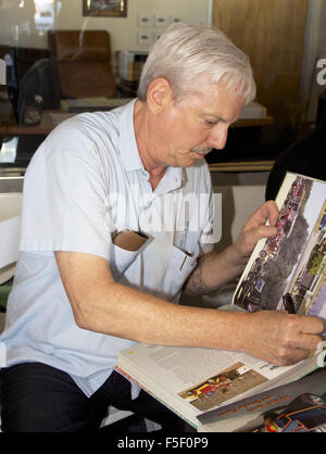 'King of the Kustomizers: The Art of George Barris' book signing ...