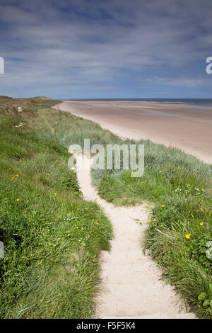 The coast at Seahouses in Northumberland Stock Photo - Alamy