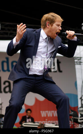 Pierre Baigorry (Peter Fox) - Auftritt der Band "Seeed" - Demonstration ...